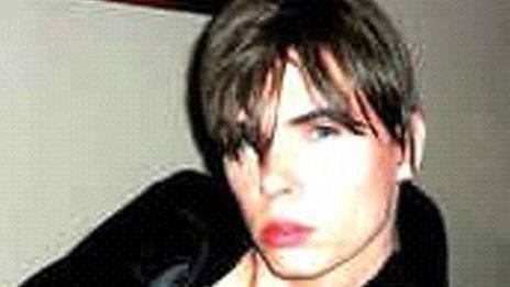 Luka Magnotta: Canada porn actor jailed for Jun Lin murder - BBC News