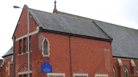 Coventry church marks 80 years since consecration - BBC News