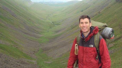 River Severn walk to raise cash for Sport Malawi charity - BBC News