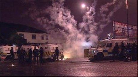 Former Orange Order chaplain Rev Brian Kennaway dies - BBC News