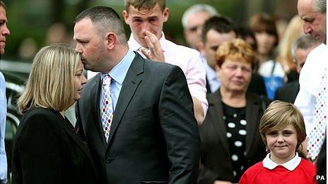 Jamie Heaton funeral: Shaw stands still in farewell to blast victim ...