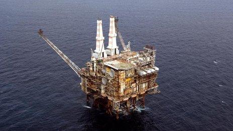Safety checks after gas leak shuts down Brae Alpha oil platform - BBC News