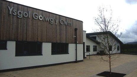 Three schools open in Powys as part of £37m shake-up - BBC News