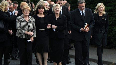 Spence farm tragedy: Father and sons were best friends - BBC News