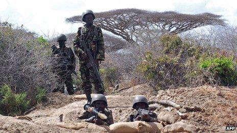 Somalia al-Shabab armoury 'destroyed in Kismayo' - BBC News