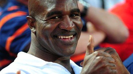 Evander Holyfield: Boxing great who 'lost everything' smiling again ...