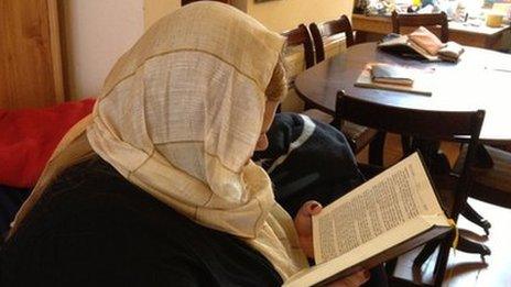 Islamic charity opens women-only homeless hostels - BBC News