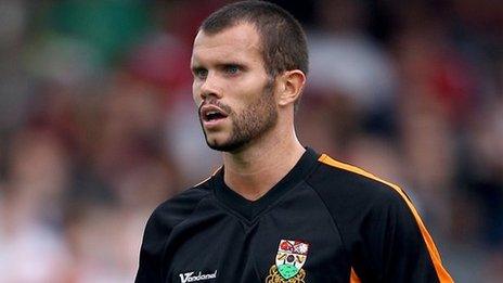 Dartford sign Mat Mitchel-King and Tom Wellham - BBC Sport