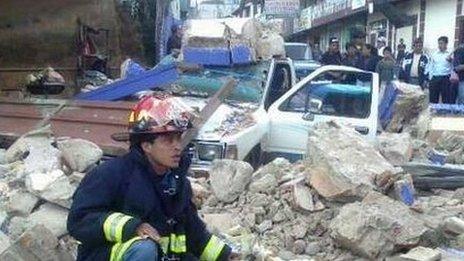 Quake 'kills three' as it strikes Mexico and Guatemala - BBC News