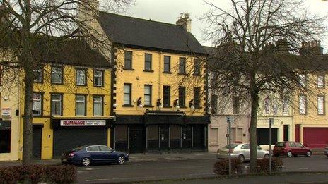 Man dies after balcony fall in Strabane nightclub - BBC News