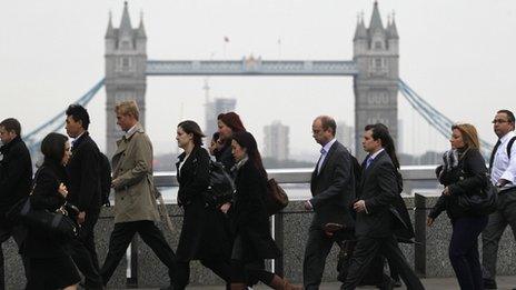 Londoners work 'three weeks a year more than rest of UK' - BBC News