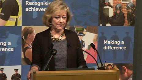 Kent PCC Ann Barnes takes oath of impartiality - BBC News