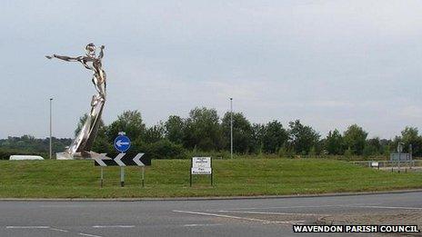 Greg Rutherford: Milton Keynes 'Leaping Man' statue plan - BBC News