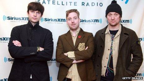 Kaiser Chiefs drummer Nick Hodgson quits Leeds band - BBC News