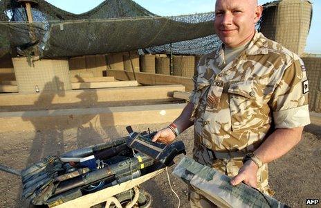 What do UK's military scientists do on the frontline? - BBC News