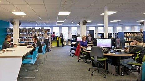 Reading Council plans £600k cut to library service - BBC News