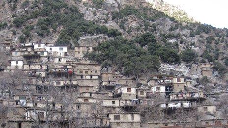 Afghanistan's Nuristan province 'at mercy of the Taliban' - BBC News