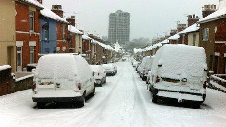 Snow disruption warning across Wiltshire - BBC News