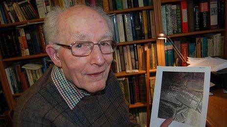 Suitcase confirms Harry Grenville's family died in Auschwitz - BBC News