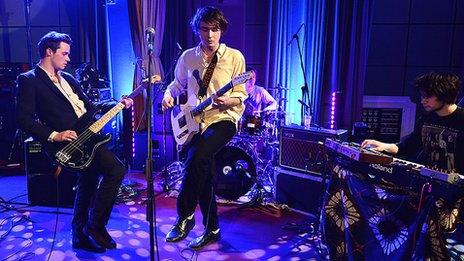 Palma Violets wanted their debut album to 'sound live' - BBC News