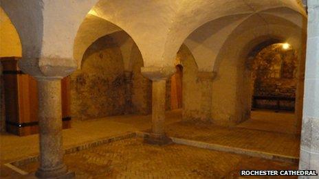 Rochester Cathedral awarded £3.55m by Heritage Lottery Fund - BBC News