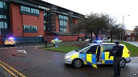 Dale Cregan: PCs murder trial starts - BBC News