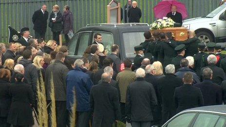 Philippa Reynolds: Funeral hears how she 'touched lives' - BBC News