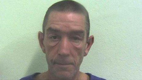 Human statue rapist: Appeal to Steven Beeks' victims - BBC News