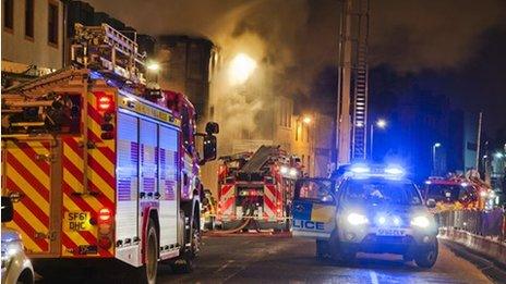 Destroyed pub safety work starts after Paisley fire - BBC News