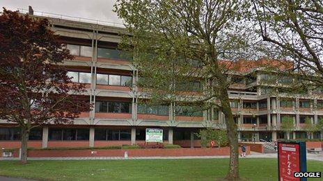 Bristol City Council submits plan to refurbish City Hall - BBC News