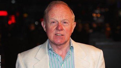 Barry Davies returns to Match of the Day commentary box - BBC Sport