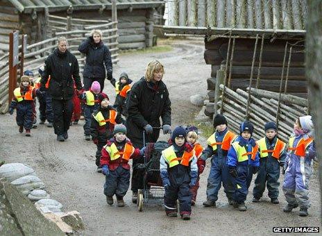 Night nurseries: Sweden's round-the-clock childcare - BBC News