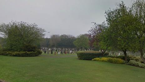 Luton council to carry out mock funerals 'under floodlights' - BBC News