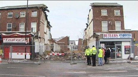 Sheffield building collapse blamed on digger - BBC News
