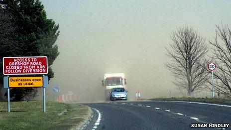 'Sandstorms' hit parts of Scotland amid high winds - BBC News