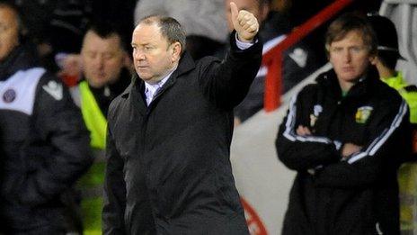 Gary Johnson: Yeovil Town manager sees future at Huish Park - BBC Sport