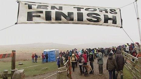 Dartmoor's Ten Tors: Teenagers complete challenge - BBC News