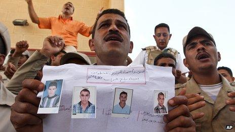 Egypt sends extra troops to Sinai after abductions - BBC News