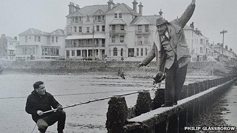 Comedian Tony Hancock's Bournemouth connections recalled - BBC News