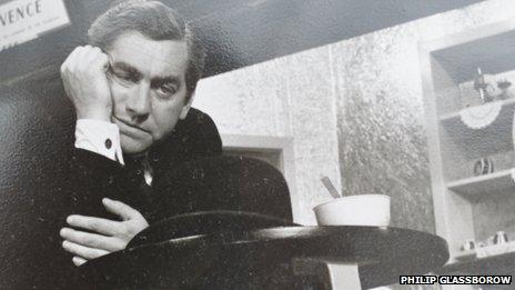 Comedian Tony Hancock's Bournemouth connections recalled - BBC News