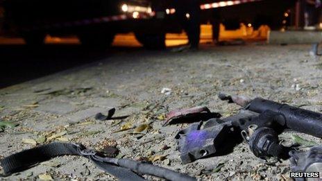 Bahrain police hurt in explosion near Manama - BBC News