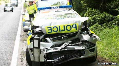 Police cars smashed in Brighton chase - BBC News