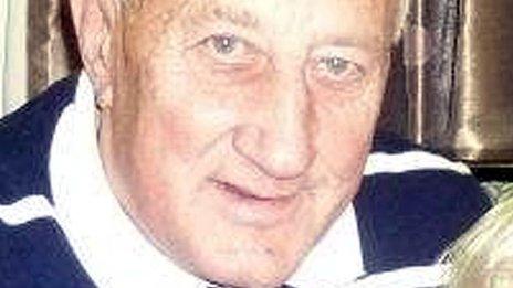 Inquest: Donald Bennett 'killed' by rolling police van - BBC News