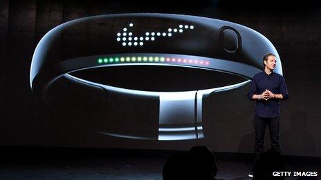 Logging our lives with wearable tech - BBC News