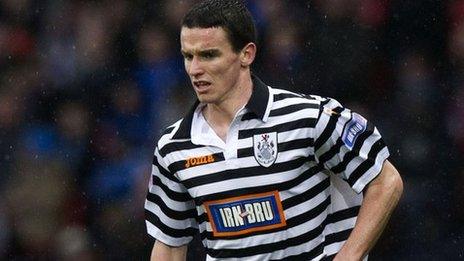 McGinn's family loyalties undivided as grandsons meet - BBC Sport