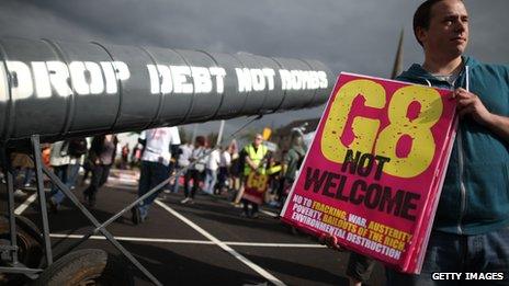 G8 protesters cross outer perimeter of Enniskillen summit - BBC News