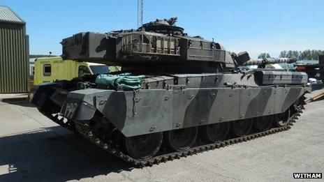 Chieftain battle tank bought by Californian for £41k - BBC News