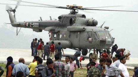 Indian media: Armed forces praised for 'heroic' flood rescue - BBC News