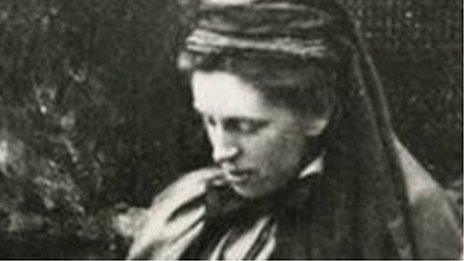 Dundee's 'unsung heroine' Mary Lily Walker commemorated - BBC News