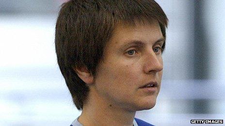 Undercover policeman 'said he was in love with me' - BBC News